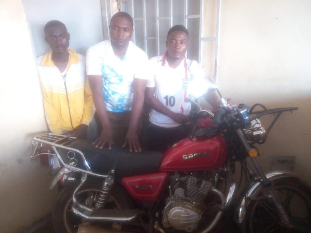 3 netted for robbery, motor cycle recovered. - Avant Publications