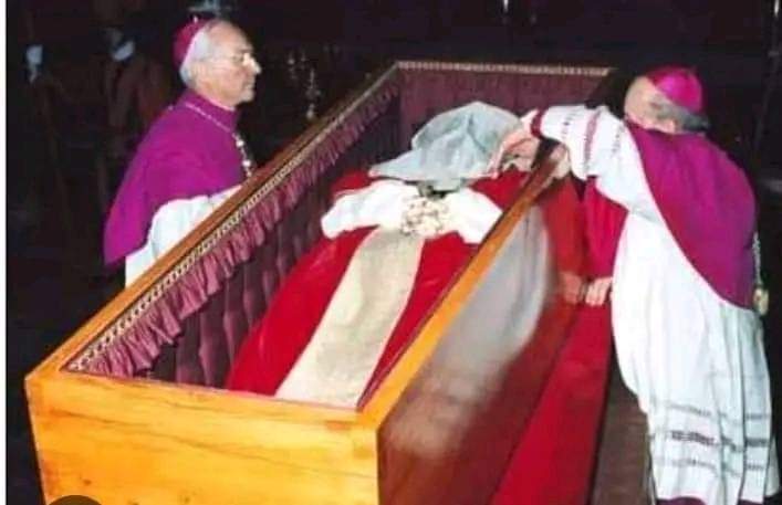 POPE BENEDICT XVI TO BE BURIED IN 3 COFFINS . - Avant Publications