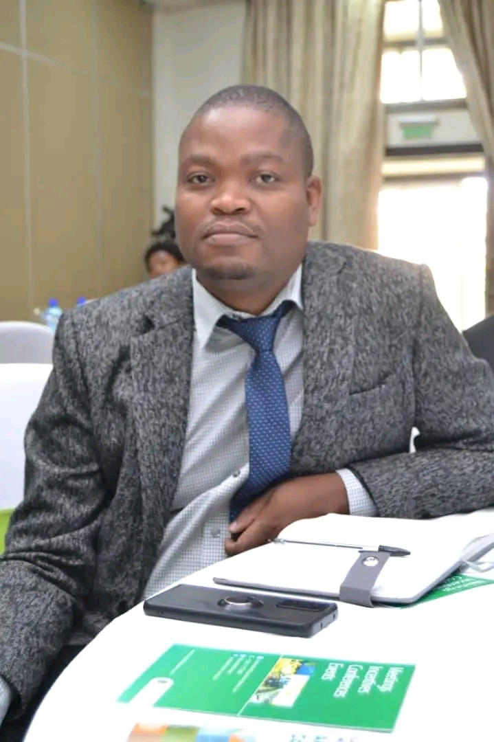 TOUR de DWANGWA READY - Avant Publications